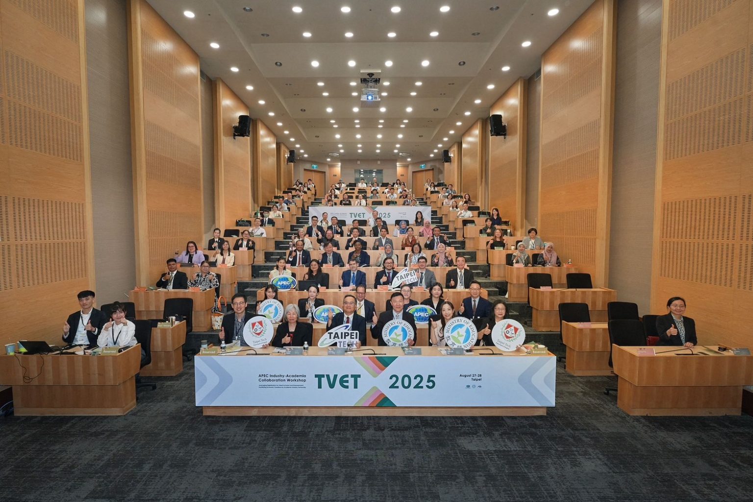 MHESI-NXPO shares Thailand’s perspective at the 2025 APEC Industry ...